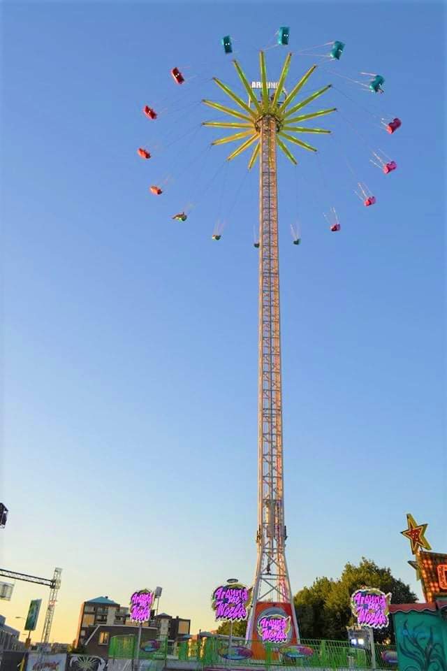 Around the World 60 meter hoge zweef huren I Attractieverhuur Fun ...